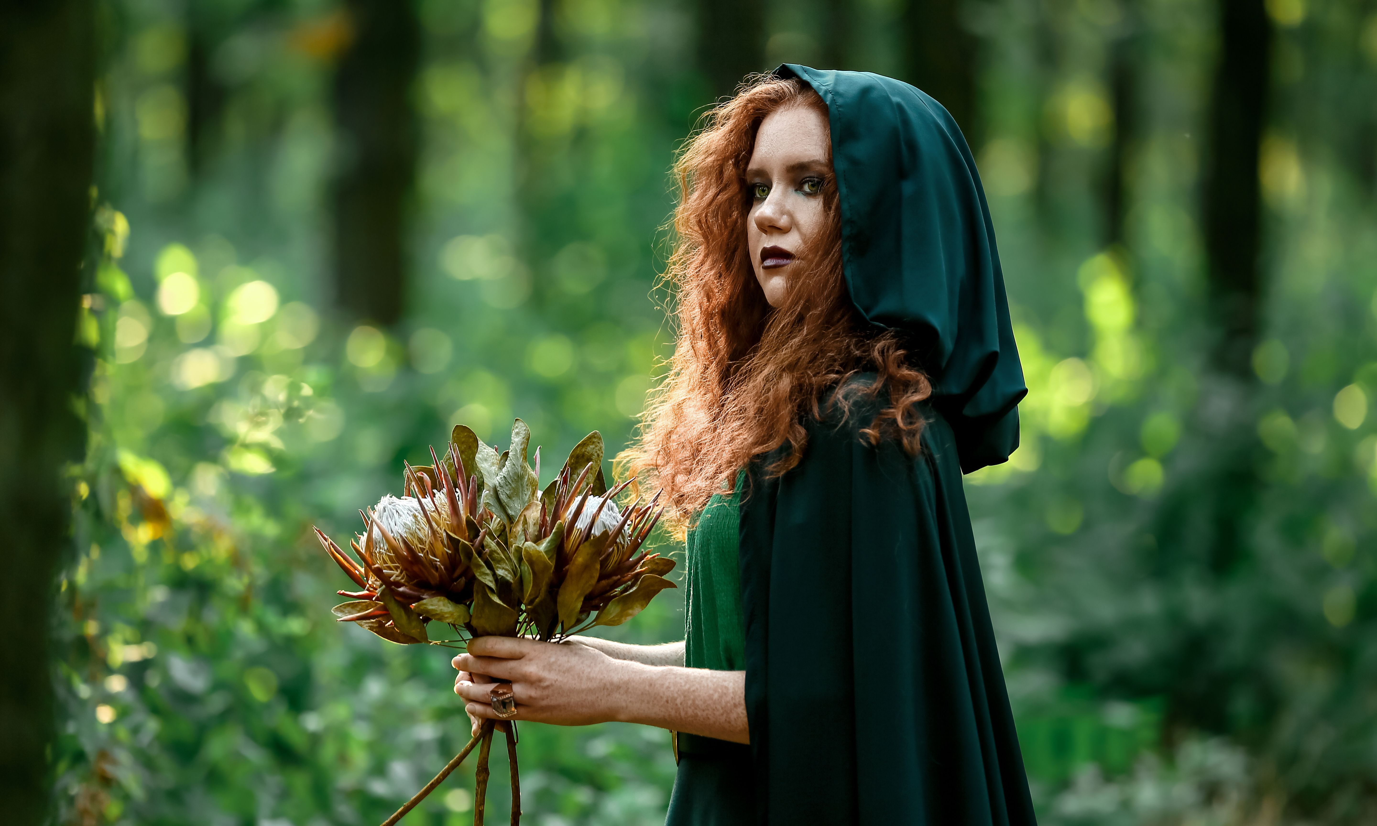 Brujería verde y Tarot: Conéctate con la naturaleza y potencia tu intuición